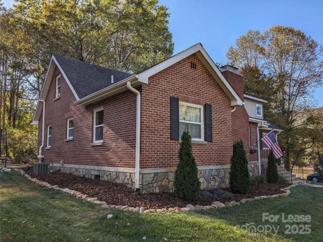 317 Balsam Dr, Waynesville, NC 28786 | MLS #4303 | Compass