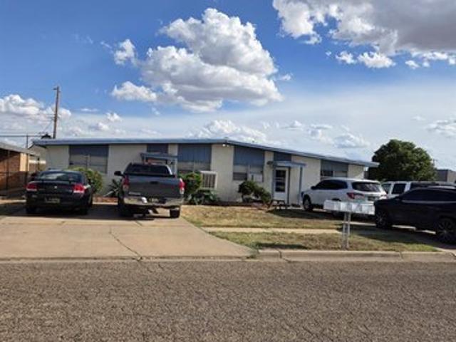 317 Gayland Dr, Clovis, NM 88101