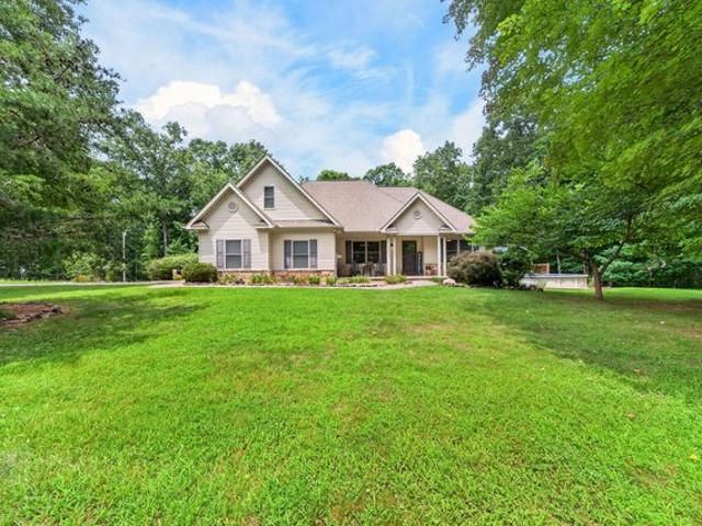 317 Georgee Rd, Jamestown, TN 38556