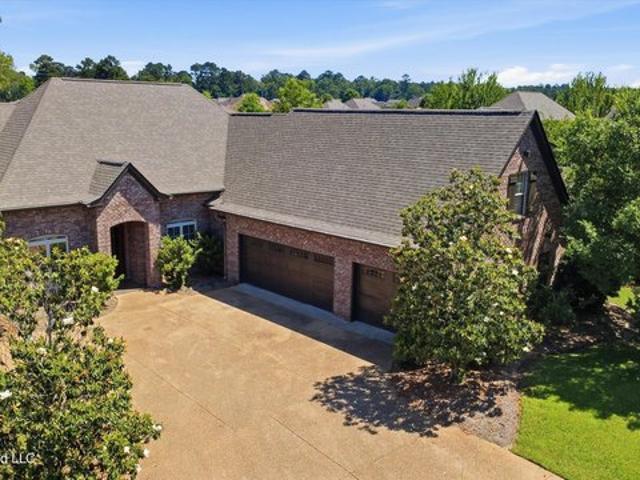 317 Gladeview Pl, Brandon, MS 39047