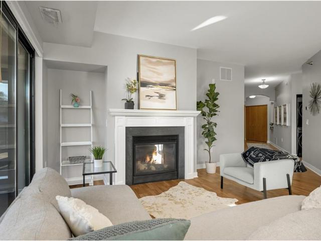 317 Groveland Avenue # G305