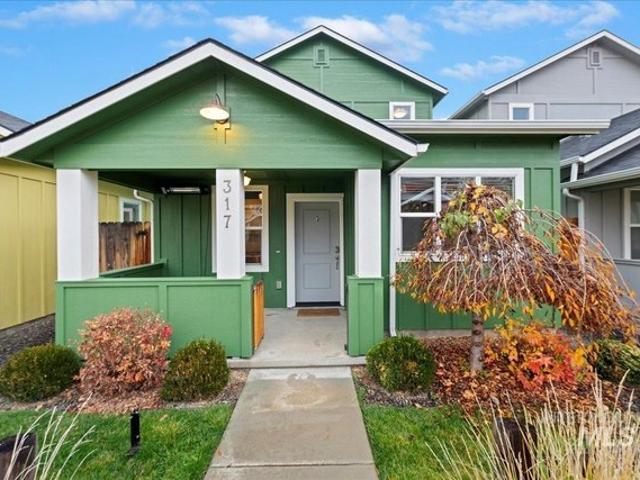317 E 40th St, Garden City, ID 83714