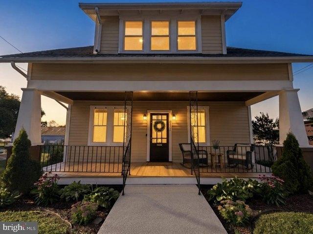 317 E 1st Ave, Charles Town, WV 25414