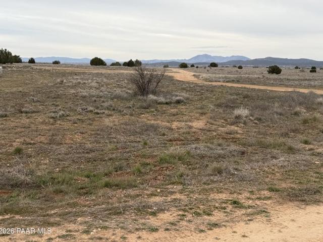317 E Ahonen Rd, Paulden, AZ 86334