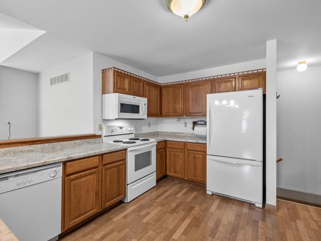 317 E Antoine Dr