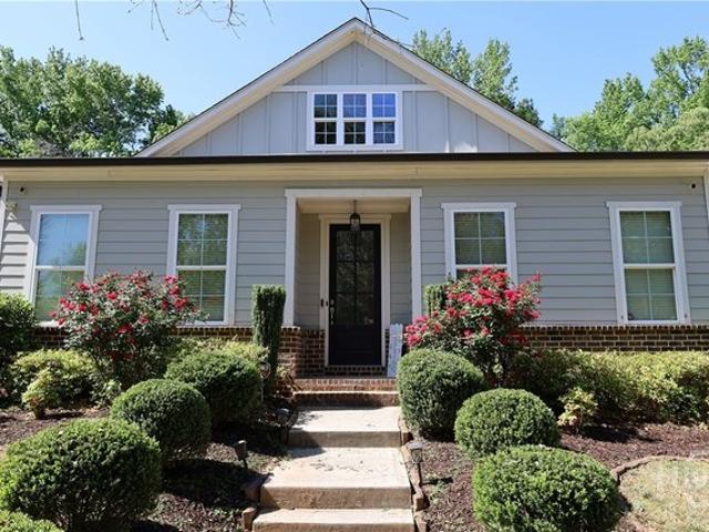 317 Edgewater Dr, Athens, GA 30605