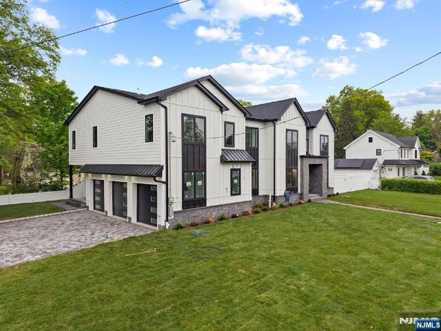 317 Edstan Way