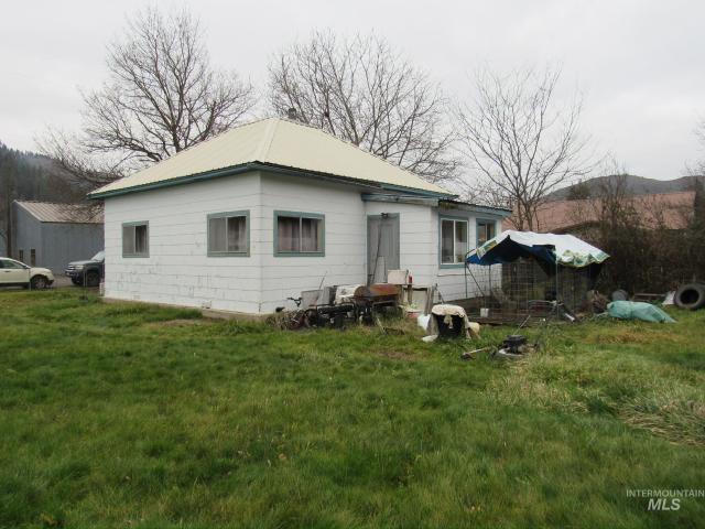 317 Esther Street