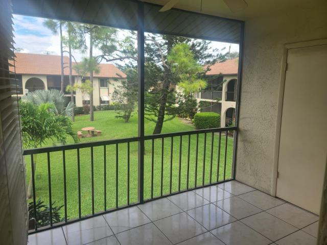 317 Knotty Pine Cir, Unit A2, Greenacres, FL 33463 | MLS #R11122
