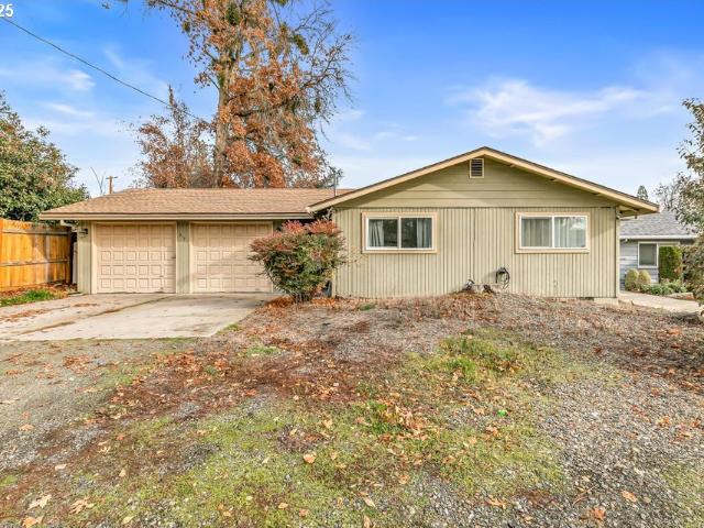 317 Highland Dr, Medford, OR 97504 | MLS #220218