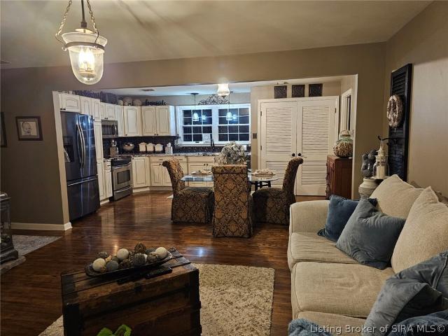 317 Meadow Lane