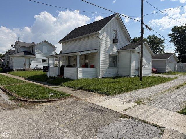 317 N 18th St, Elwood, IN 46036