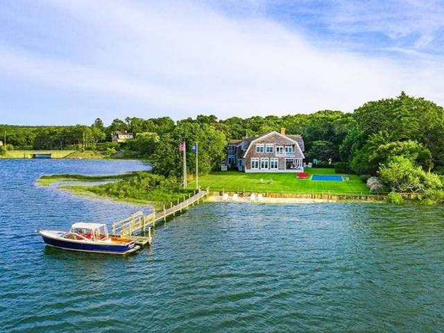 317 Noyack Rd, Southampton, NY 11968