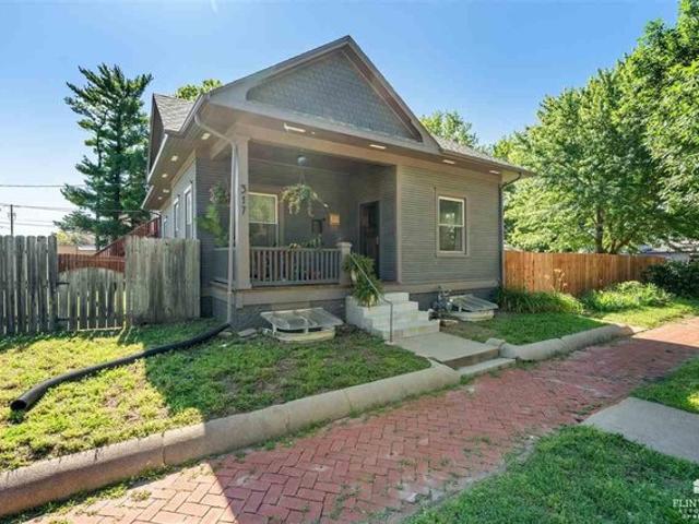 317 S 5th St, Manhattan, KS 66502