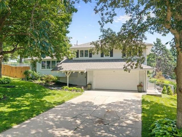 317 S 129th St, Omaha, NE 68154