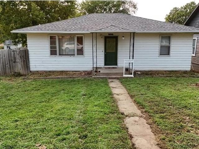 317 S Centre St, Troy, KS 66087