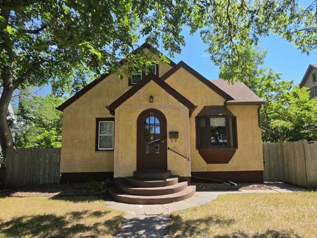317 S Jackson St, Aberdeen, SD 57401
