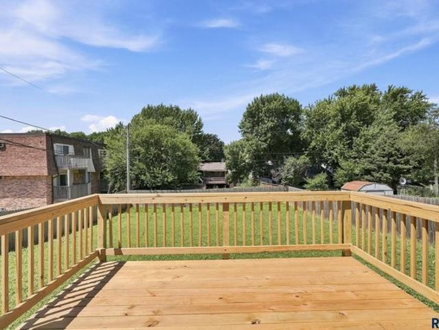 317 S Sycamore Ave, Sioux Falls, SD 57110