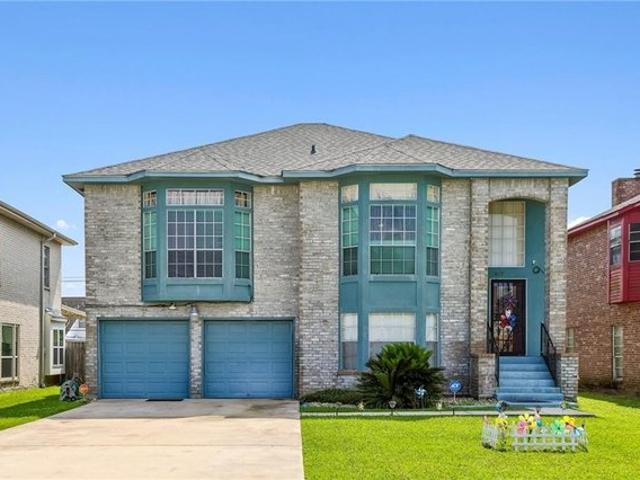 317 Southwood Dr, Gretna, LA 70056