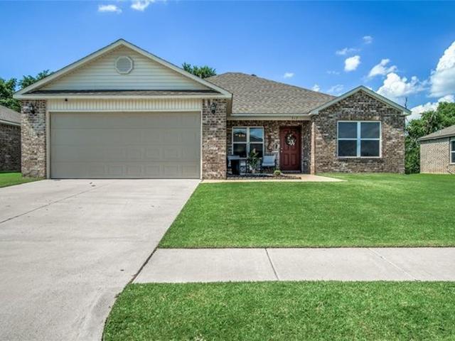 317 SE 1st St, Newcastle, OK 73065