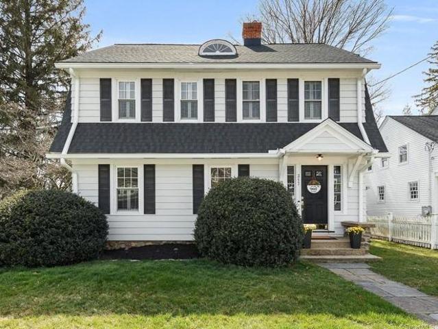 317 Stratfield Rd, Fairfield, CT 06825