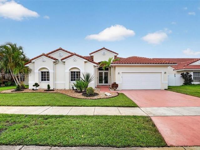 317 SW 185th Ter, Pembroke Pines, FL 33029
