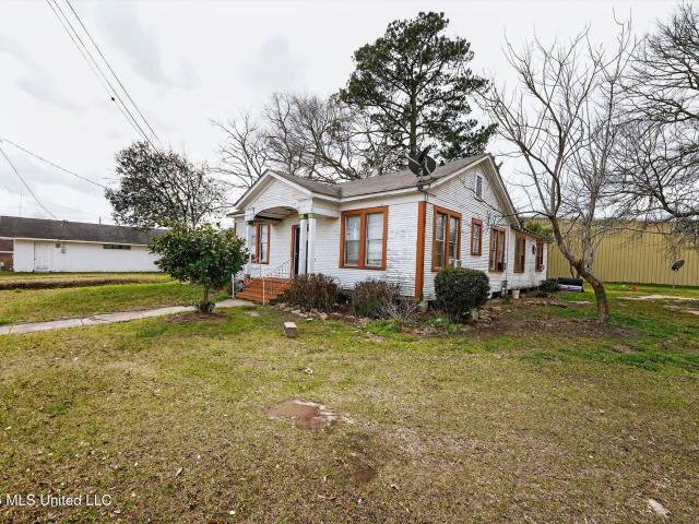 317 Peach St, Columbia, MS 39429 | Compass