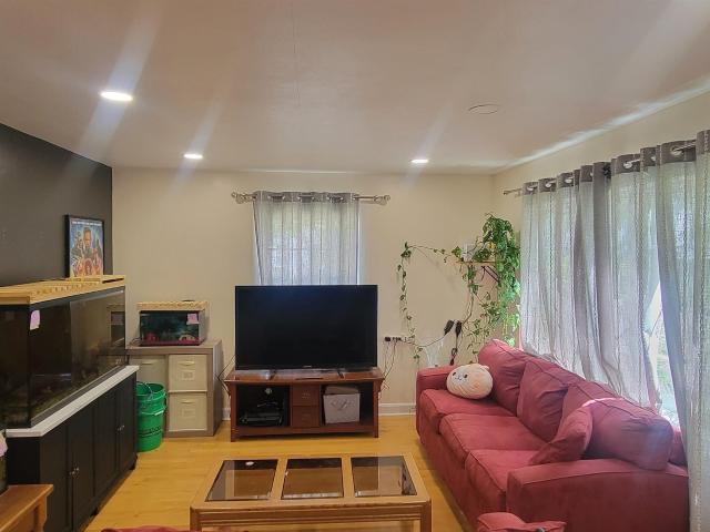 317 ROSE Avenue