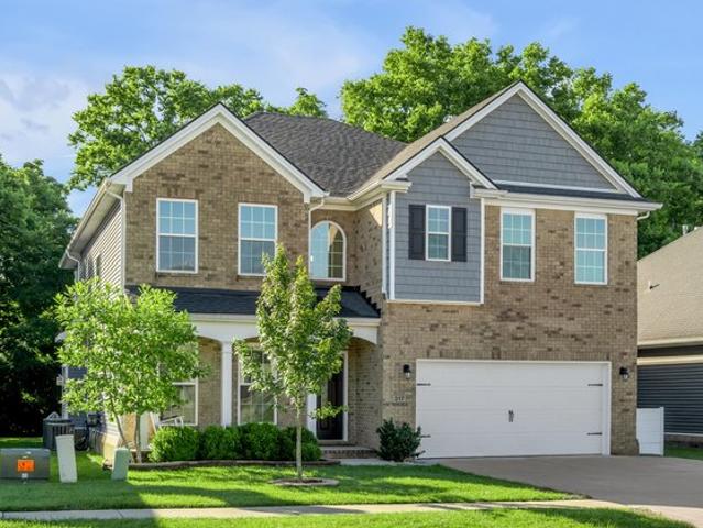 317 Red Cedar Dr, Nicholasville, KY 40356