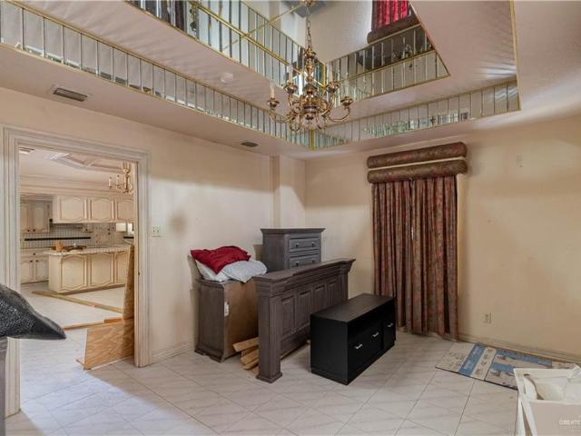 317 W 5th Street