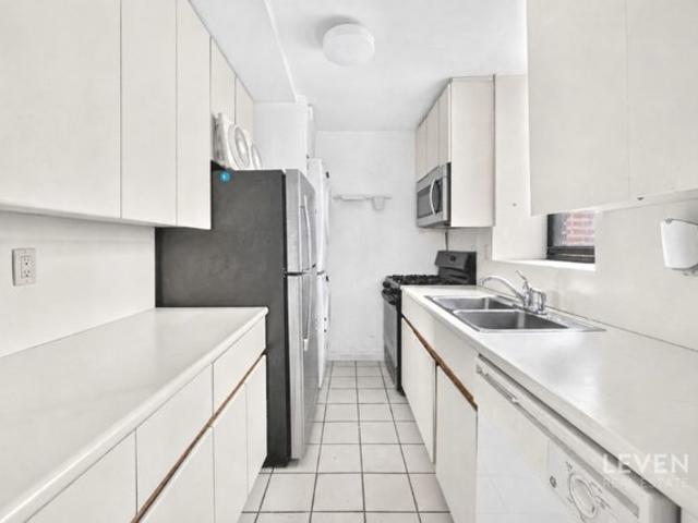 317 W 95th St Apt 2C, New York, NY 10025