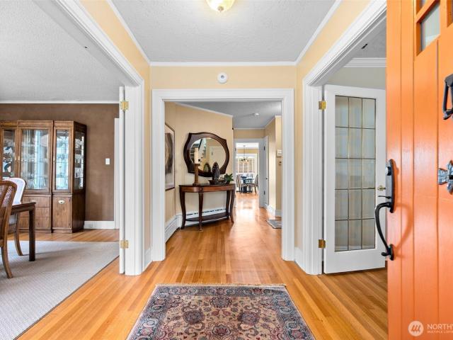 317 W 10th Street