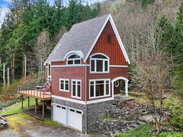 317 W Alder Dr, Sedro Woolley, WA 98284