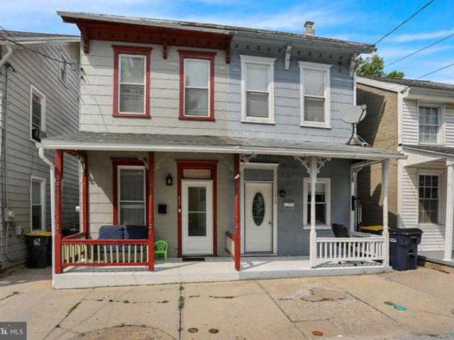 317 W High St, Womelsdorf, PA 19567
