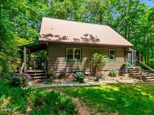317 W Hills Dr, Murphy, NC 28906