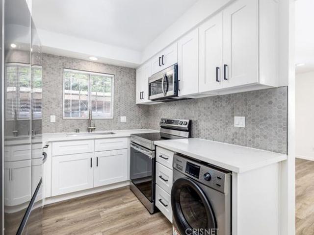 317 W Hyde Park Blvd #2, Inglewood, CA 90302