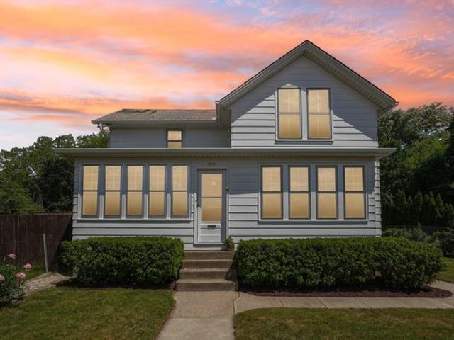 317 W Main St, Port Washington, WI 53074