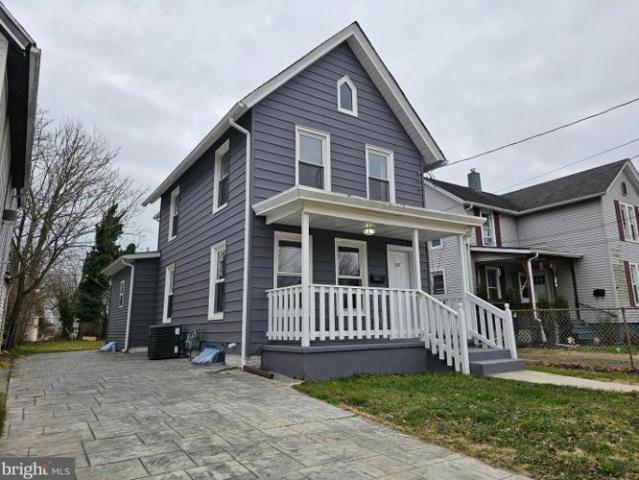 317 W Montrose St, Vineland, NJ 08360