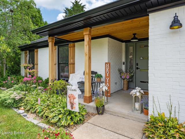 317 Woodland Lakes Dr