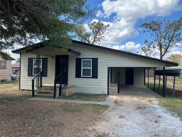 317 Webb St, Smithville, TX 78957 | MLS #4023 | Compass