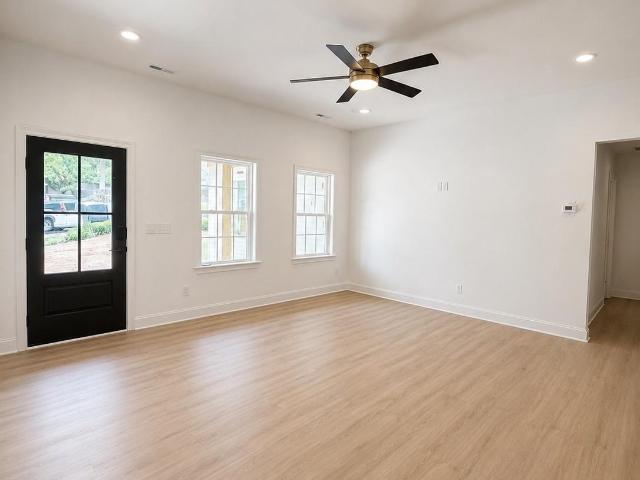 317 Tamarind Drive # 560