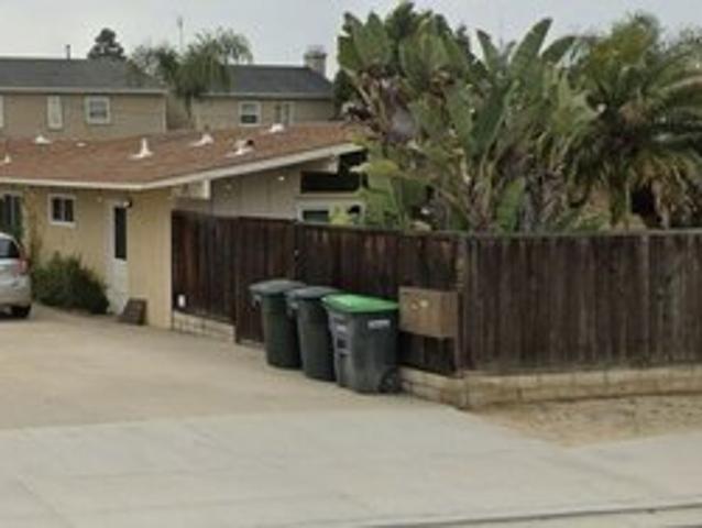 317 University Dr, Costa Mesa, CA 92627