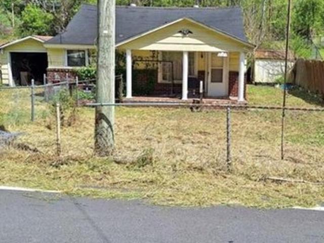 3184 Pond Creek Rd, Pinsonfork, KY 41555