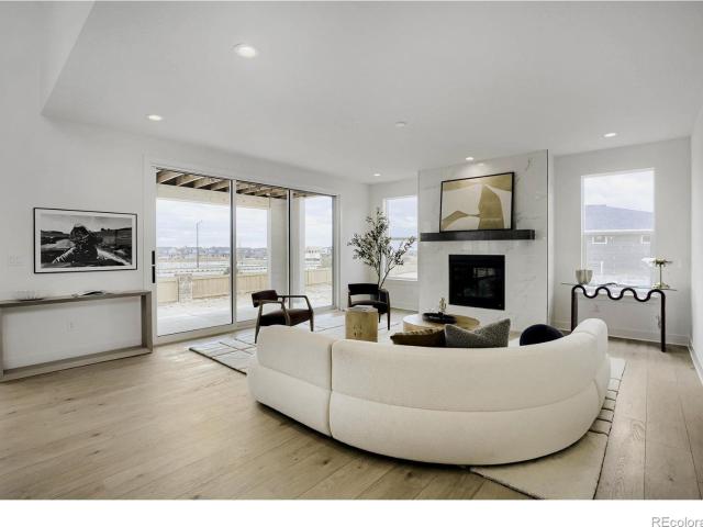 3184 Westcliff Drive