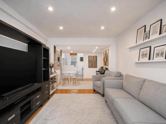 3185 Crescent Street 215