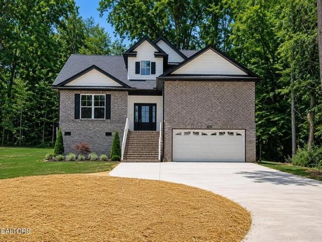 3185 Fairoaks Dr, Maryville, TN 37803
