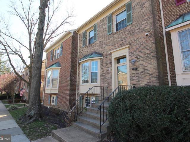 3186 Cantrell Ln, Fairfax, VA 22031 | MLS #VAFX2303