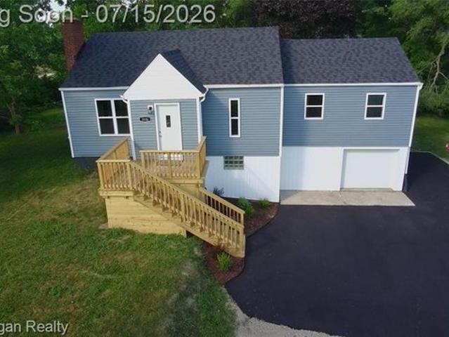 3186 E Grand Blanc Rd, Grand Blanc, MI 48439