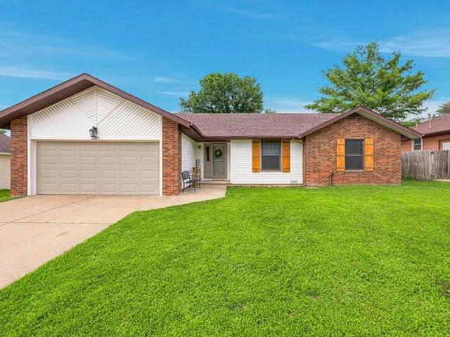 3187 W Berkeley St, Springfield, MO 65807