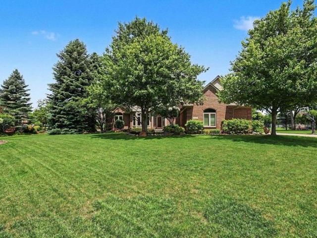 3189 Huntington Cir S, Washington, MI 48094